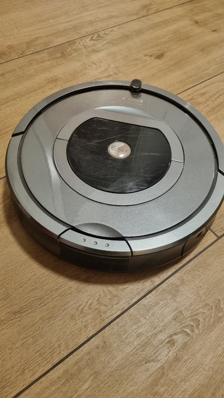 Robotski sesalec iRobot roomba serija 700
