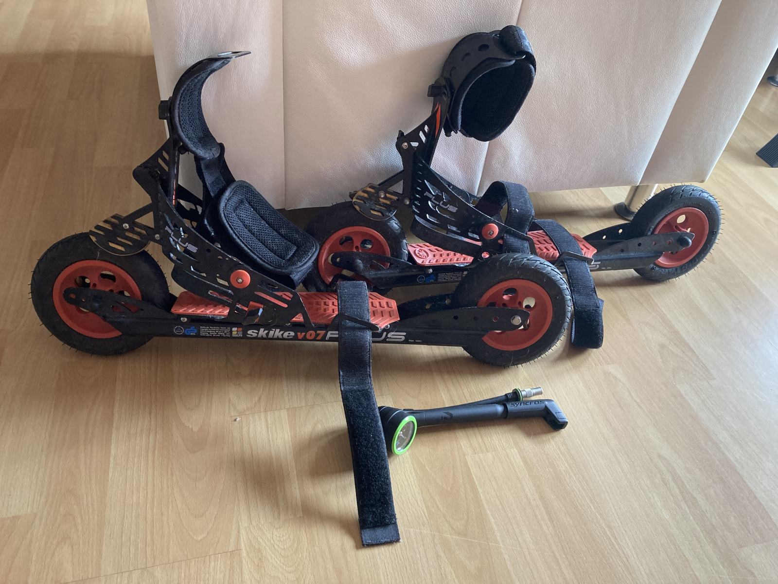 Skike v07 PLUS nordijski rolerji