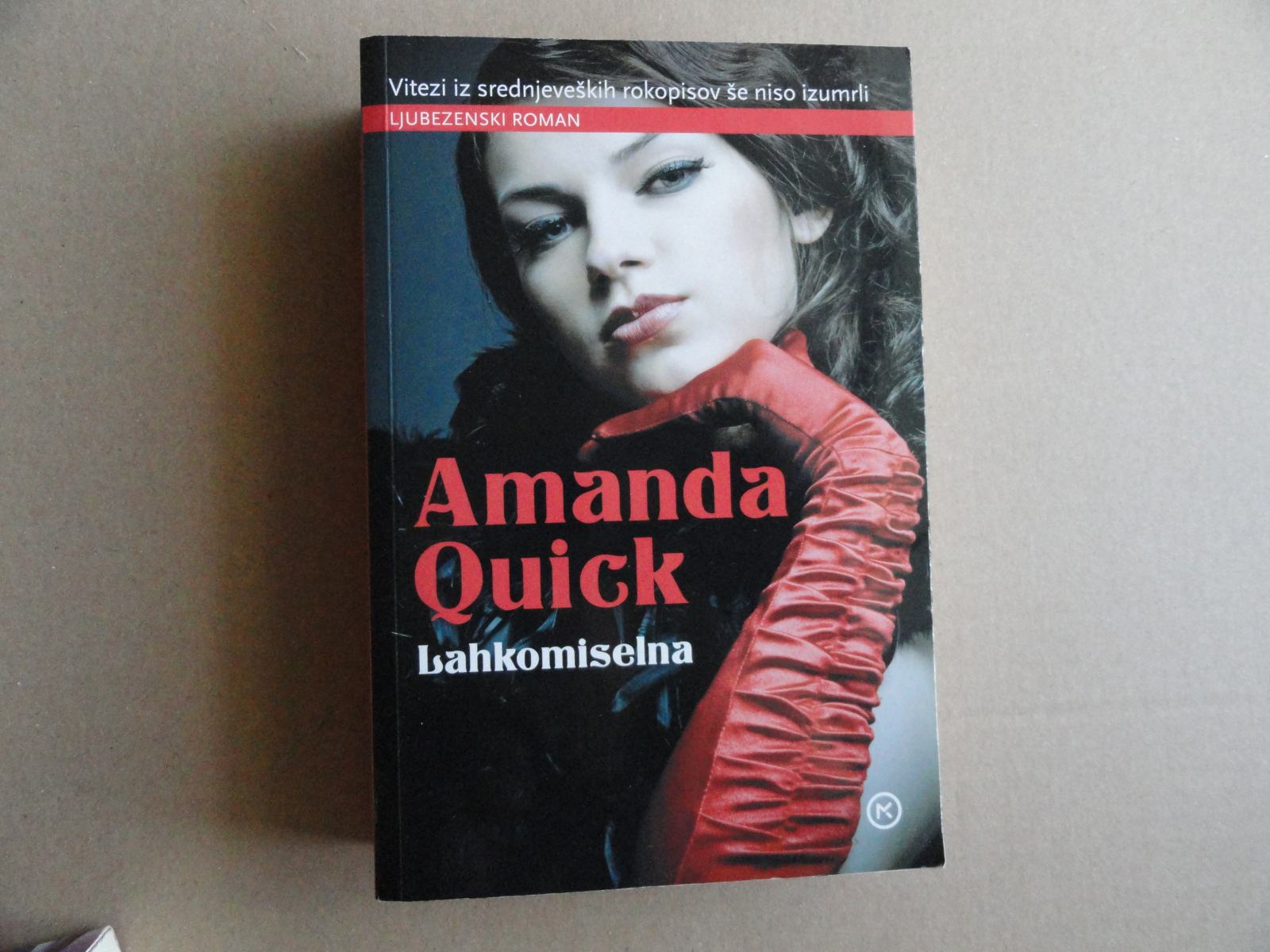 AMANDA QUICK, LAHKOMISELNA