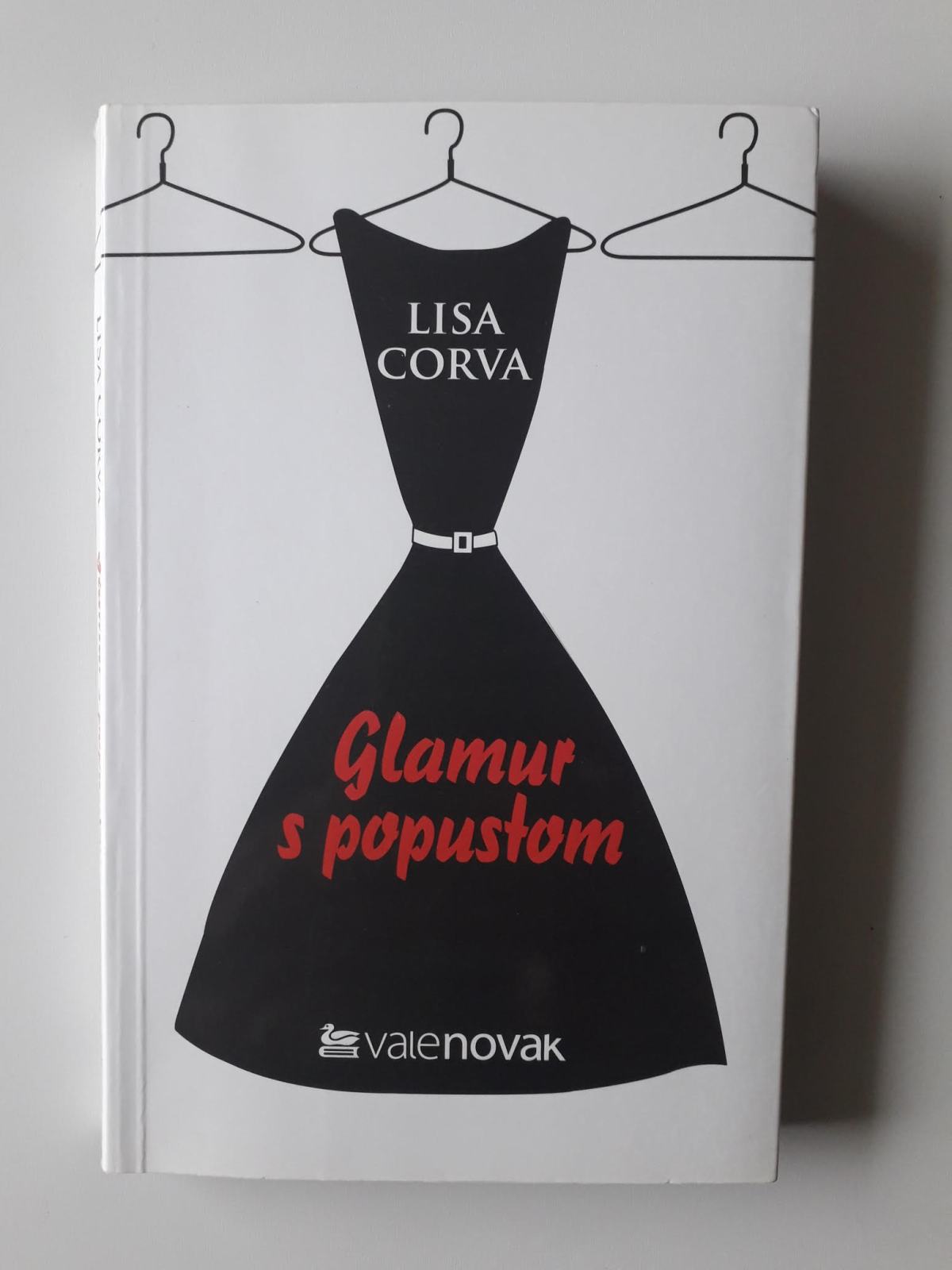 LISA CORVA, GLAMUR S POPUSTOM