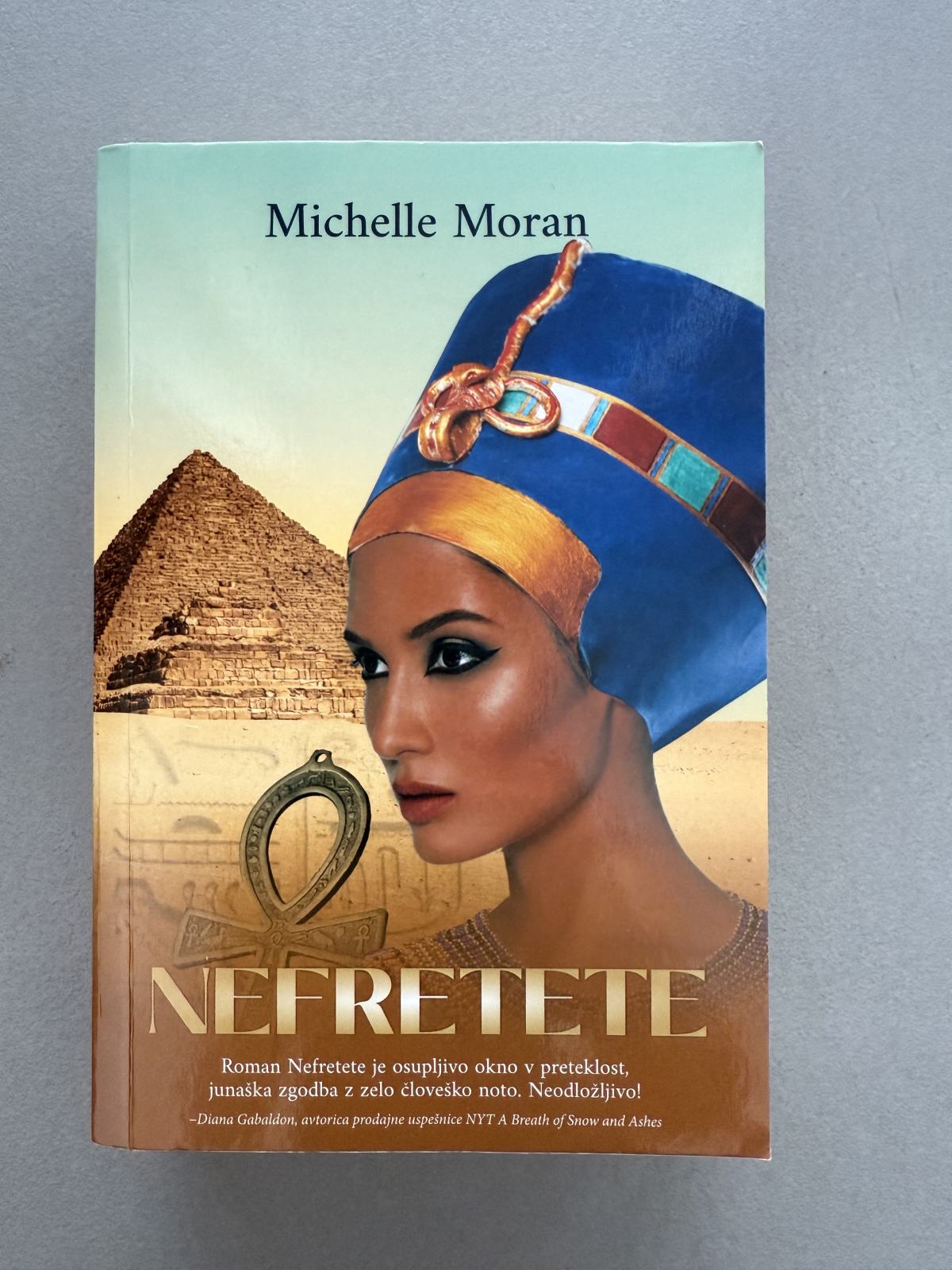MICHELLE MORAN - Nefretete