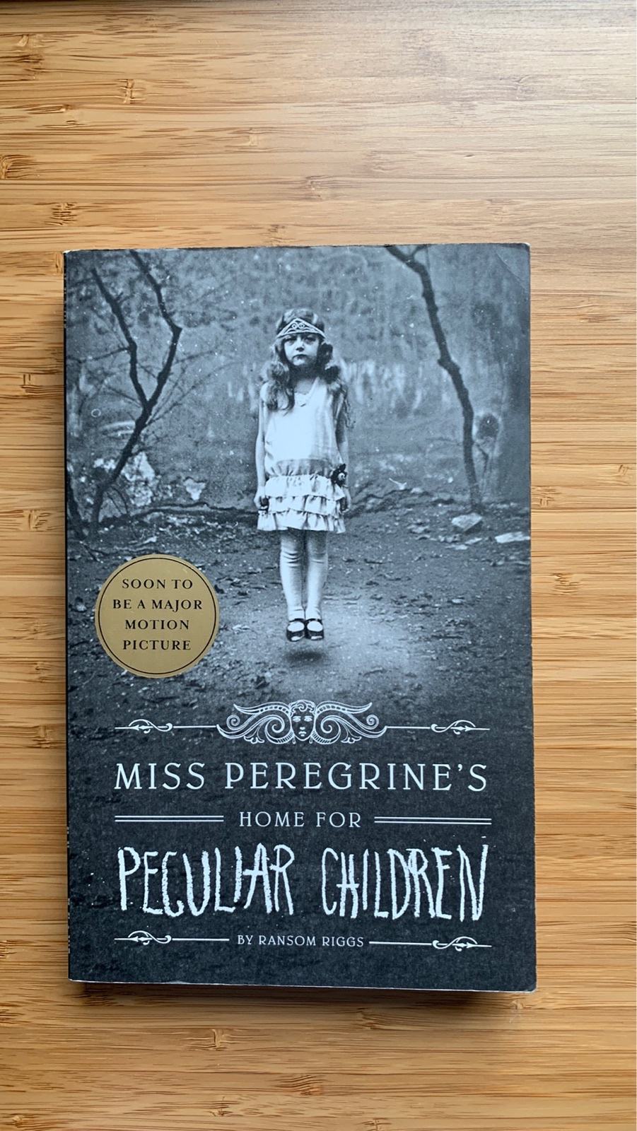Miss Peregrine’s Home for Peculiar Children, mladinski roman R. Riggs