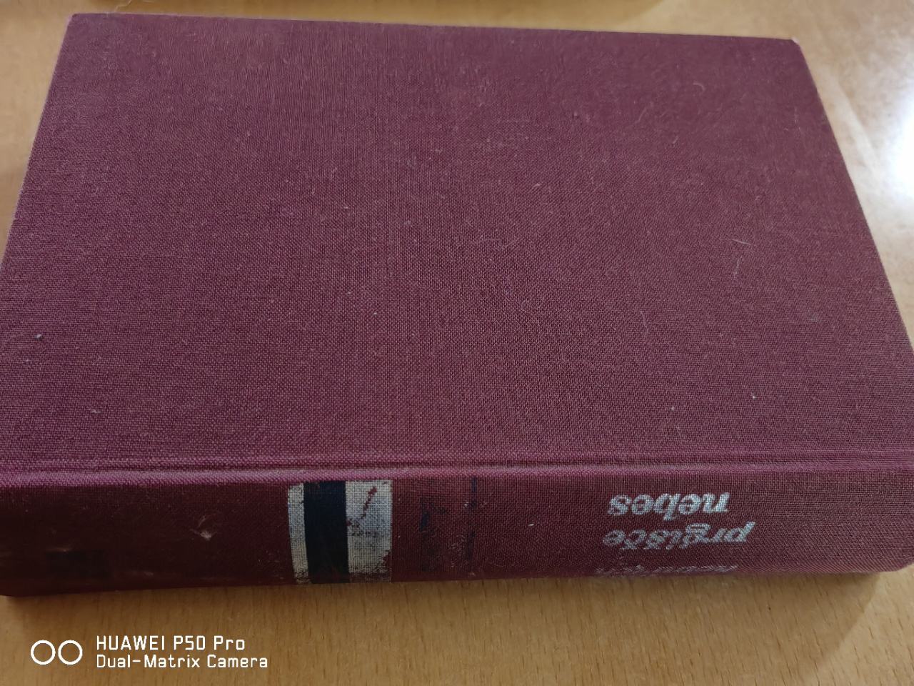 Prgišče nebes : roman / Willi Heinrich