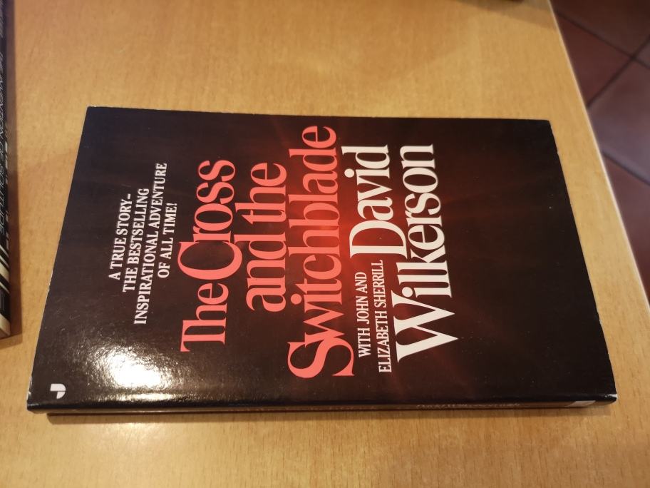 The Cross and the Switchblade - David Wilkerson / angleško