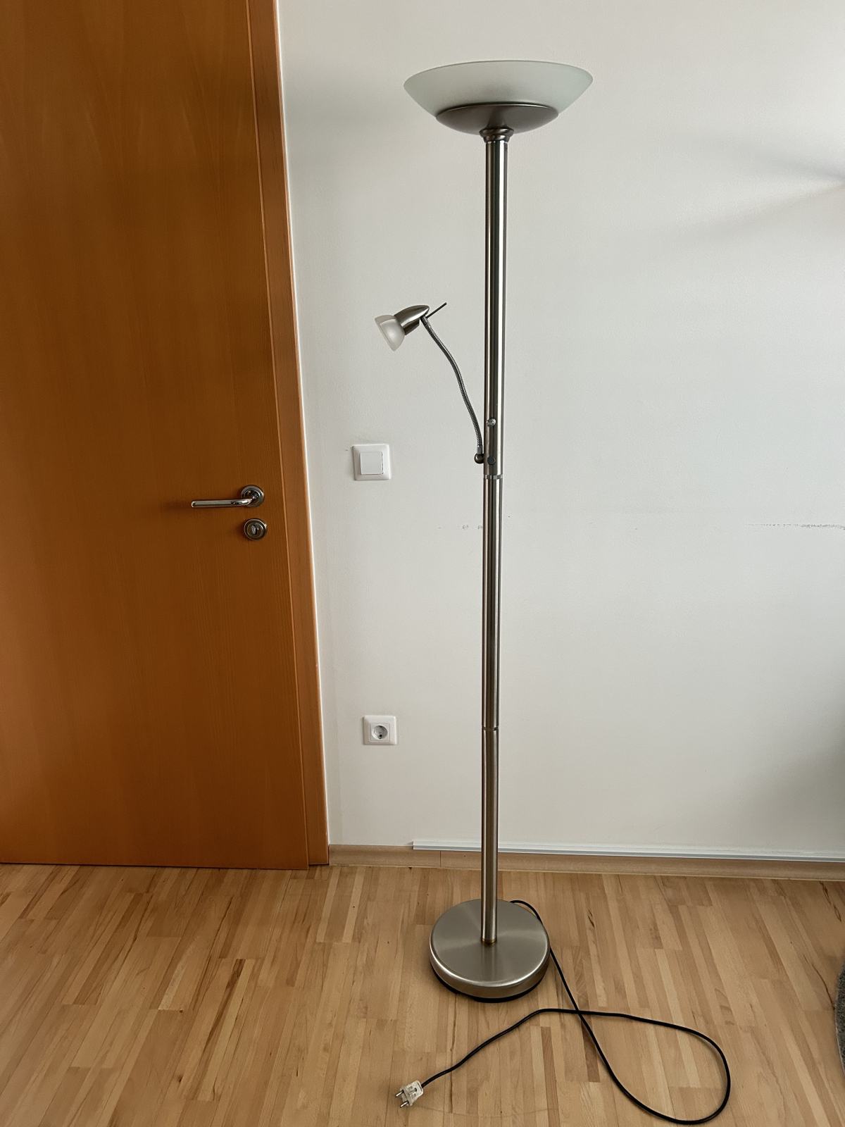 SAMOSTOJEČE KROMIRANO SVETILO