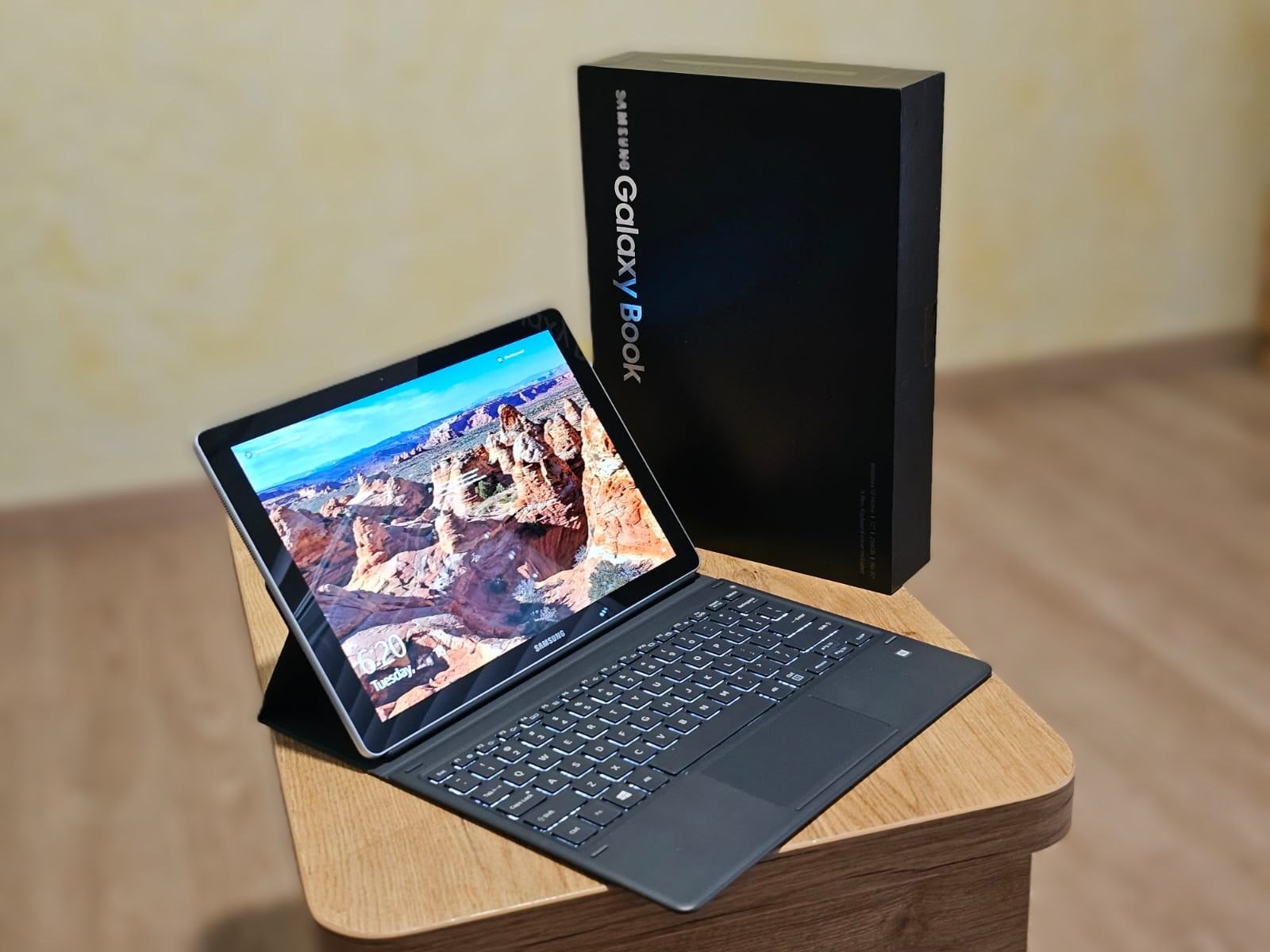 Tablični računalnik Samsung galaxy book