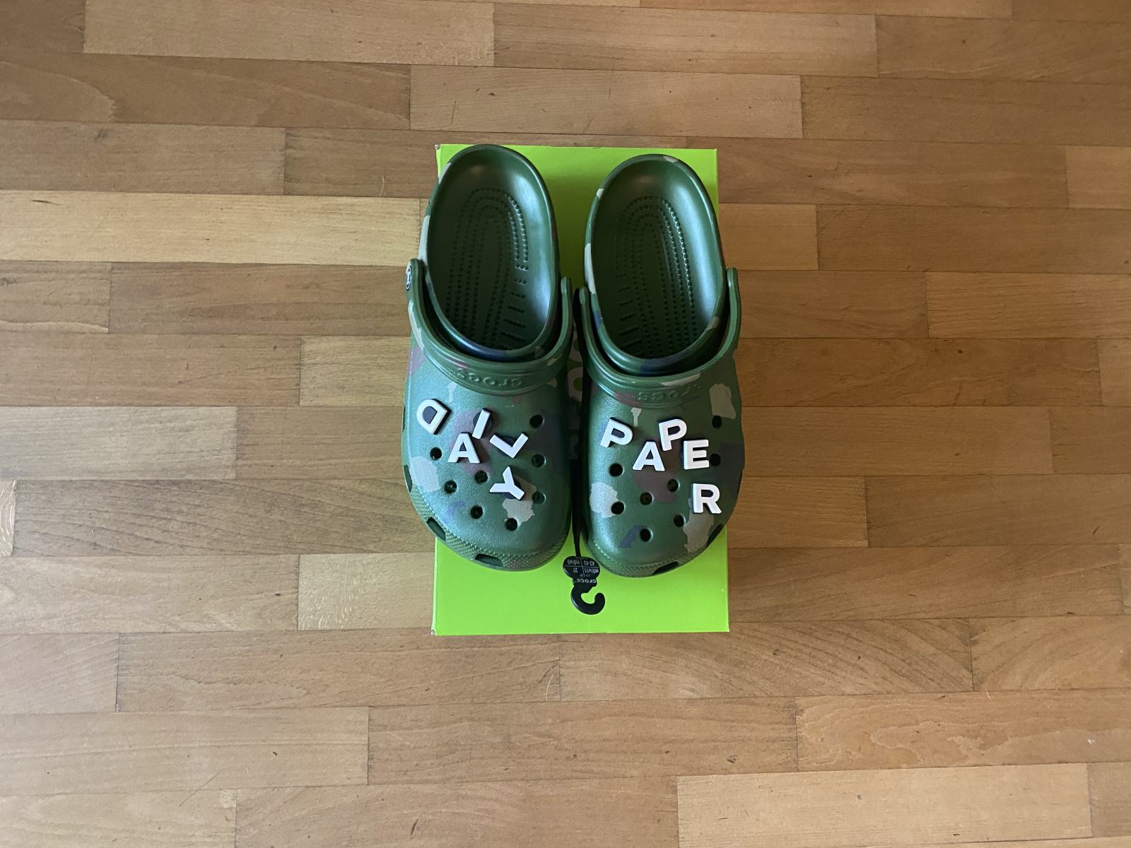 Crocs daily paper moški 42-43 limited edition omejena izdaja