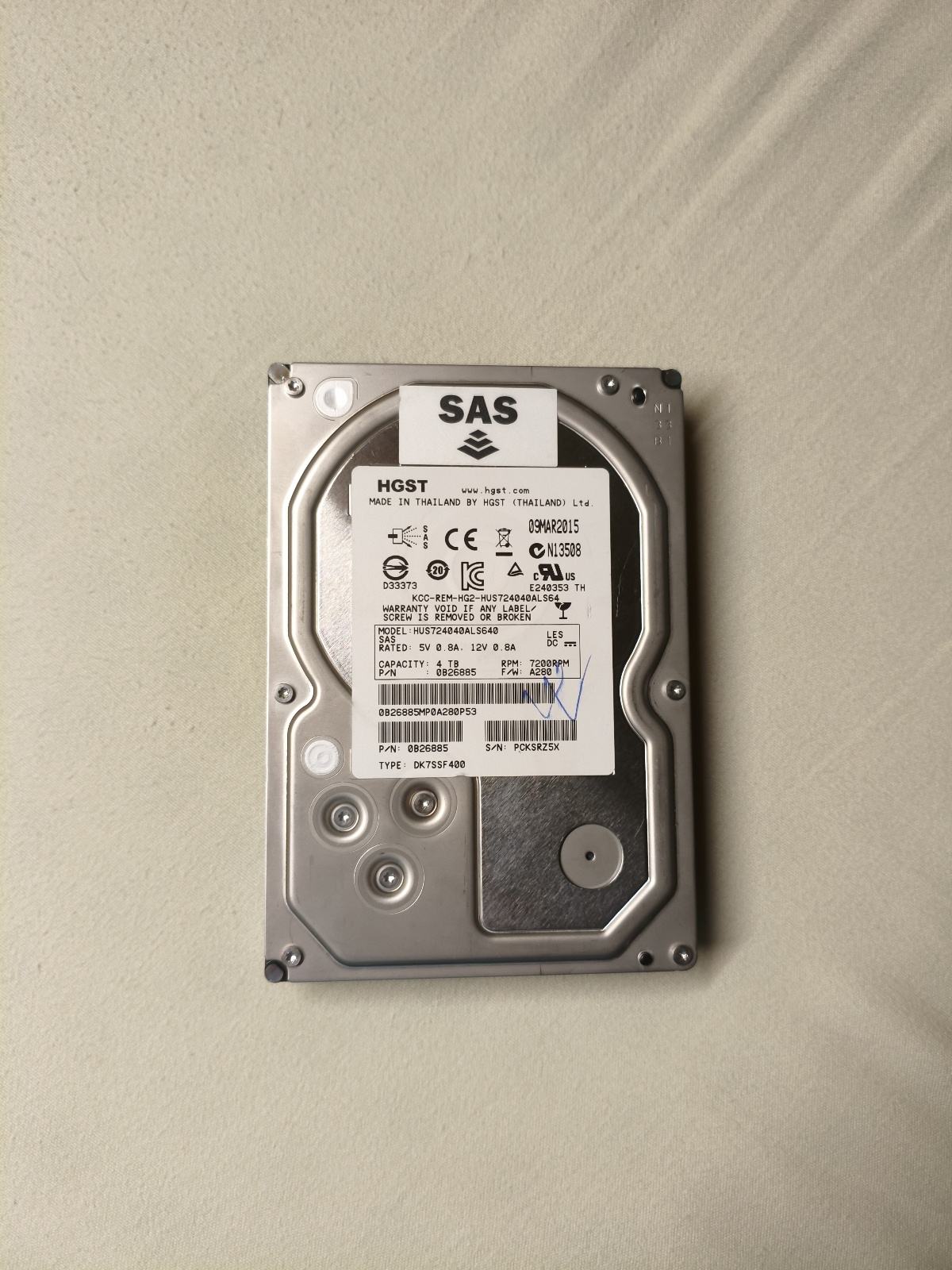 4TB SAS disk znamke HGST