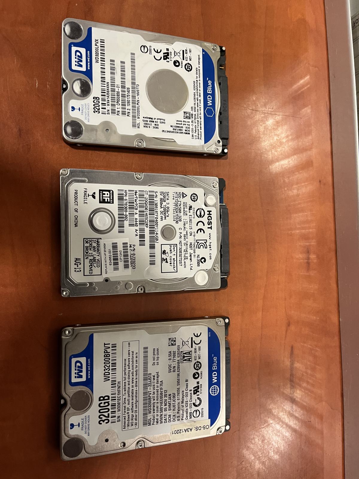Trdi diski HDD 300-350 GB večja količina