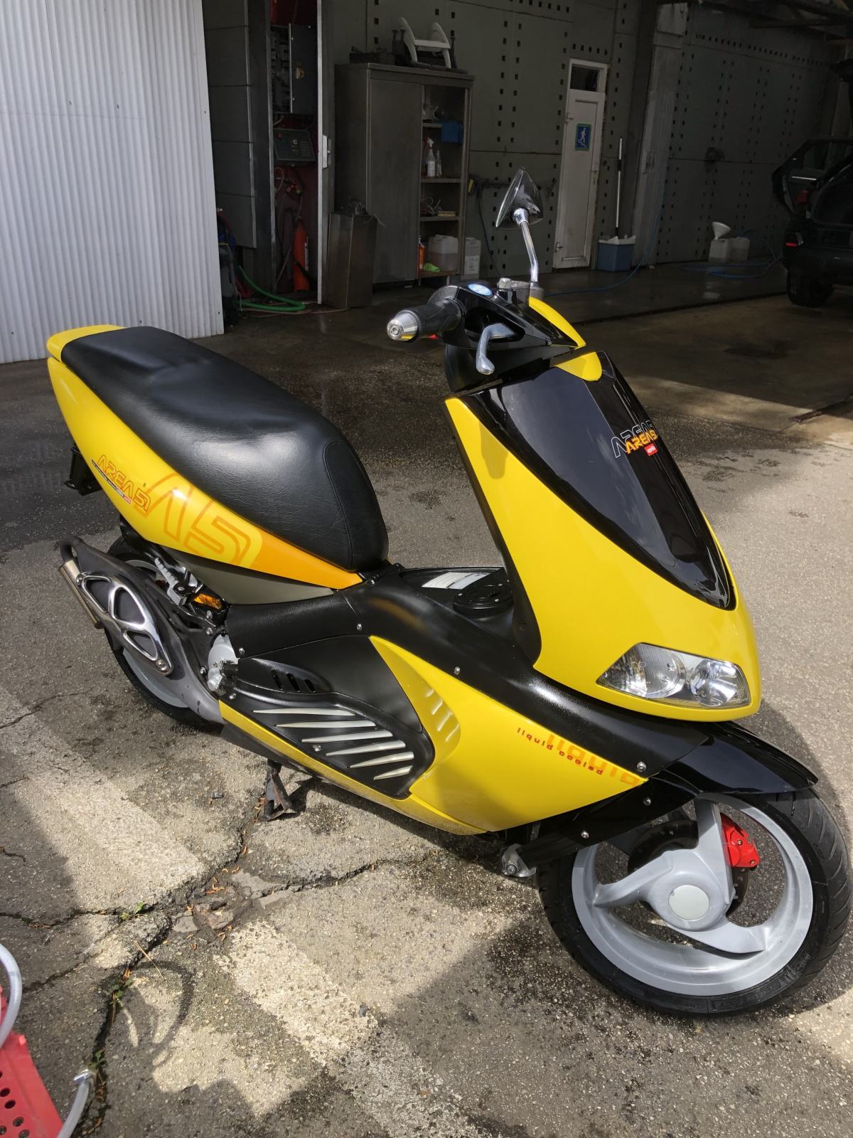 Aprilia Area 51 50 cm3, 2002 l.