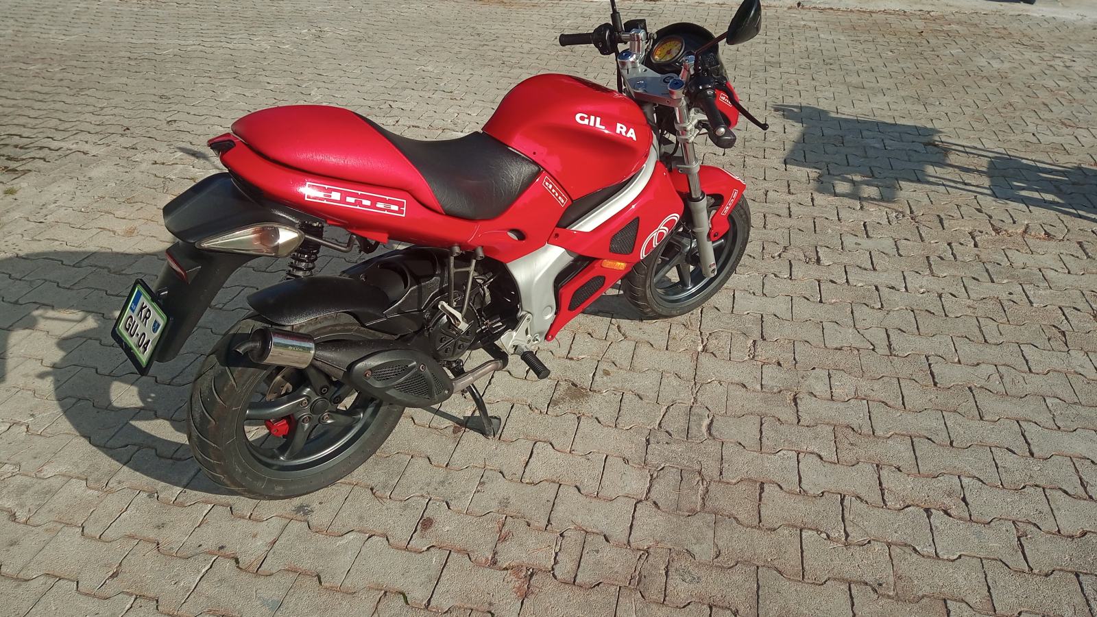 Gilera DNA 49 cm3, 2001 l.