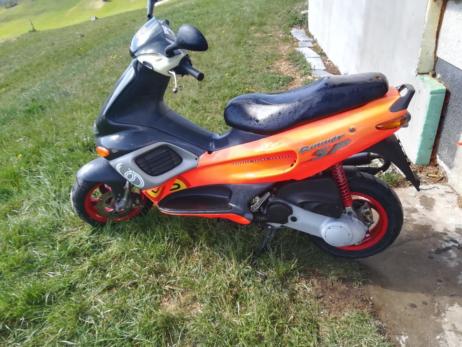 Gilera Runner pure jet 50 cm3, po delih, l.