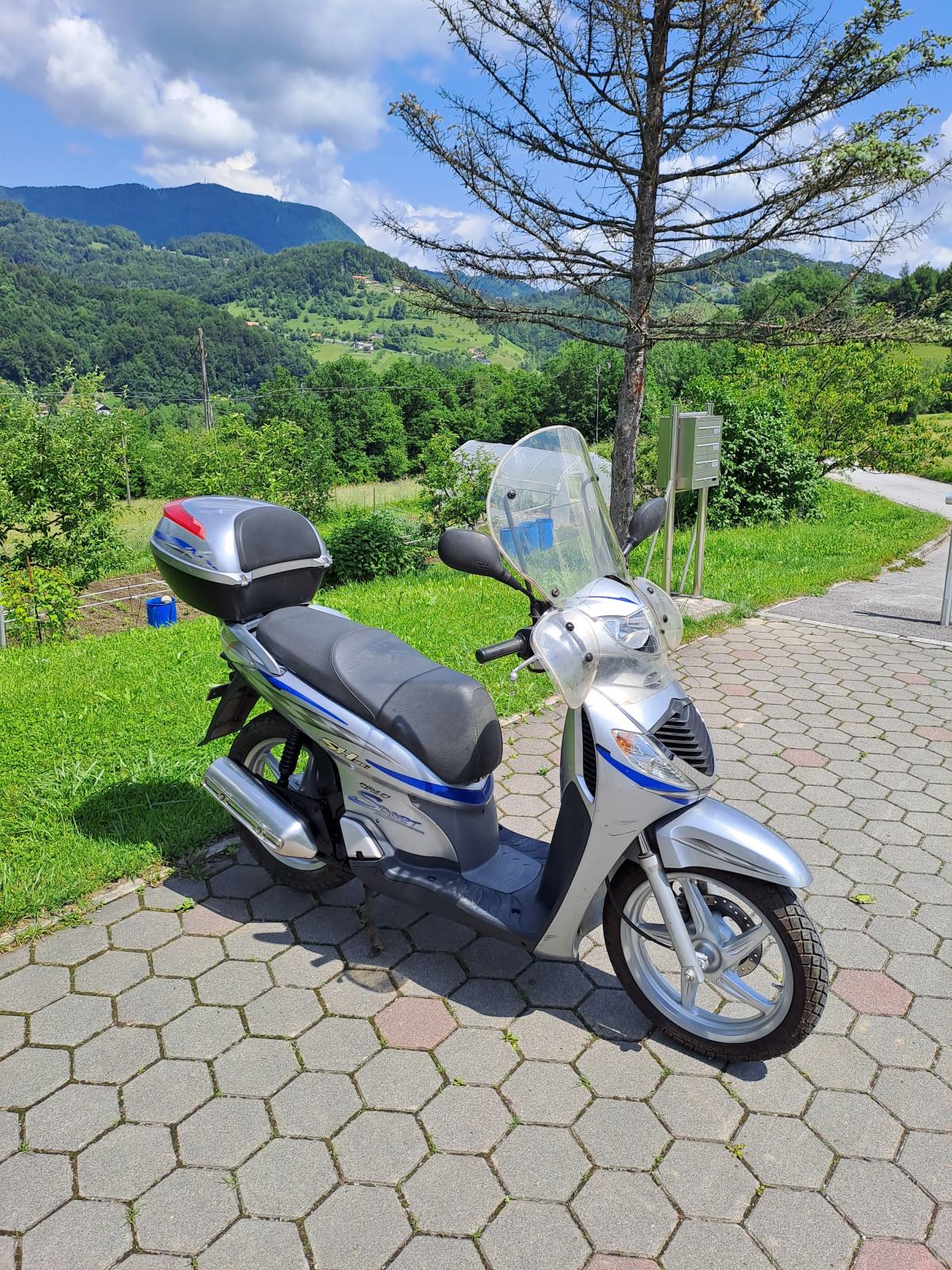 Honda SH 125i 124 cm3, 2005 l.