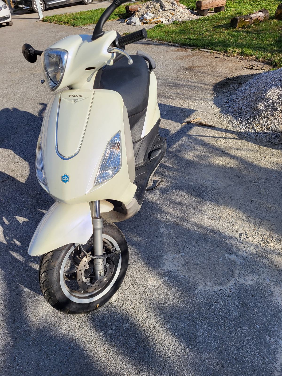 Piaggio Fly 50 2T 49 cm3, 2011 l.