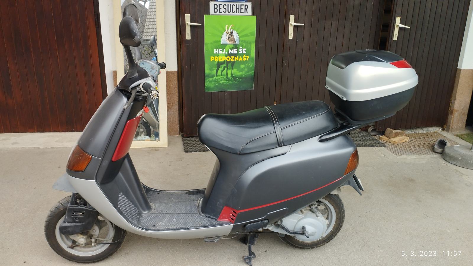 Piaggio Sfera 50 49 cm3, 2002 l.