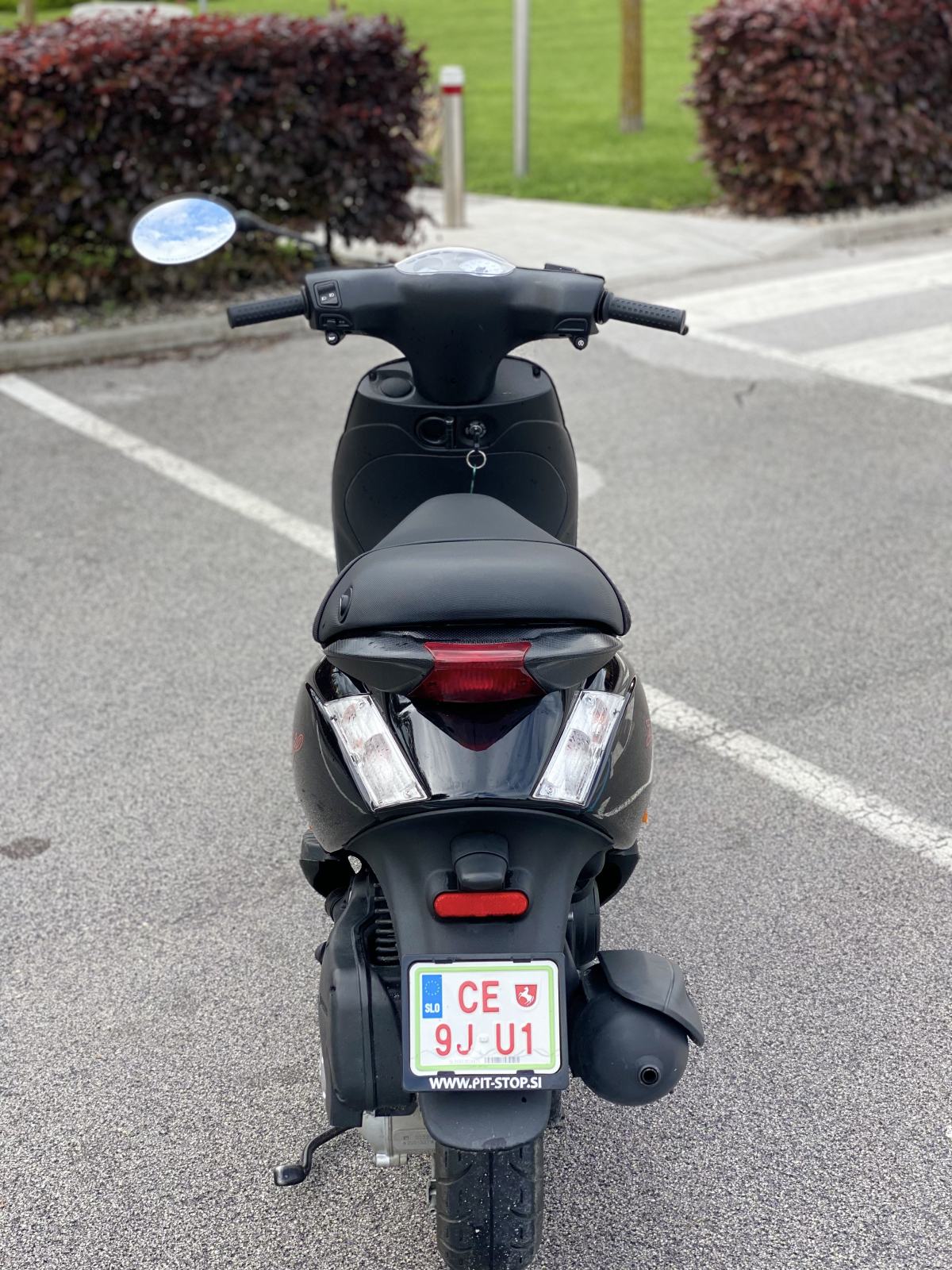 Piaggio Zip 50 cm3, 2021 l.