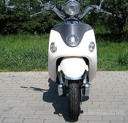SCOOTER Znen Retro Roller Legend 45 kmh črno-bel, 2014 l.