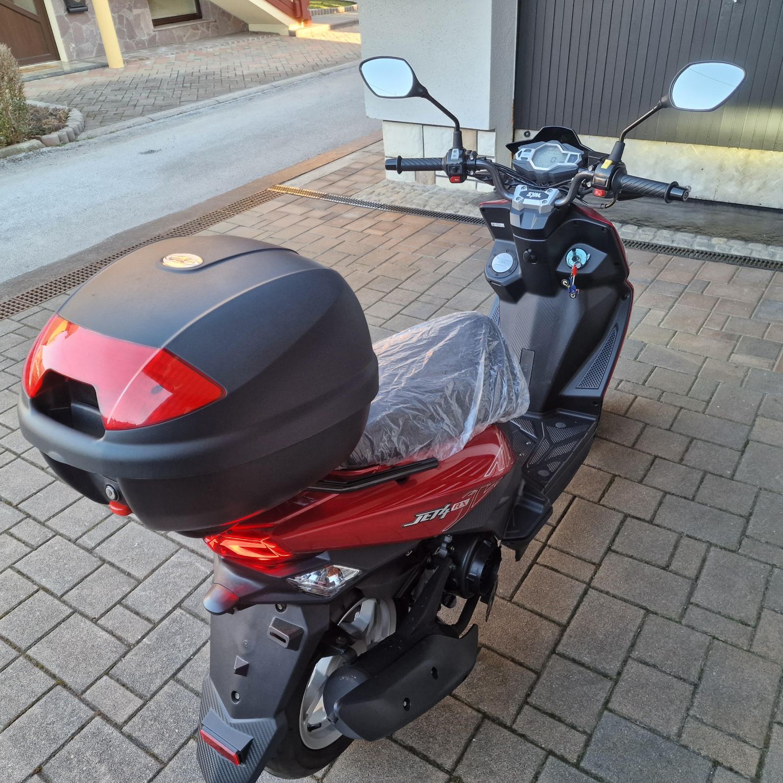 Sym JET 4 RX 125 125 cm3, 2024 l.