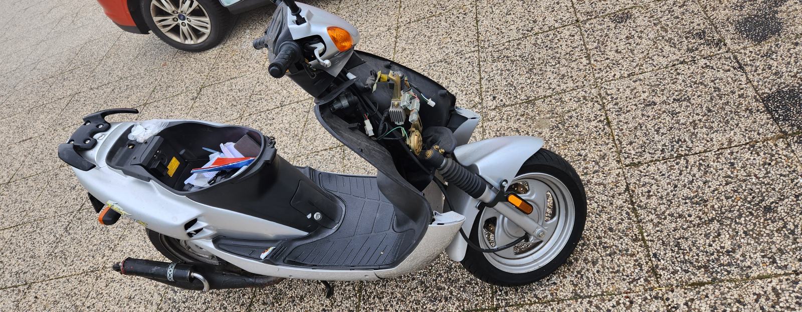 Sym JET BASIX 49 cm3, 2011 l.