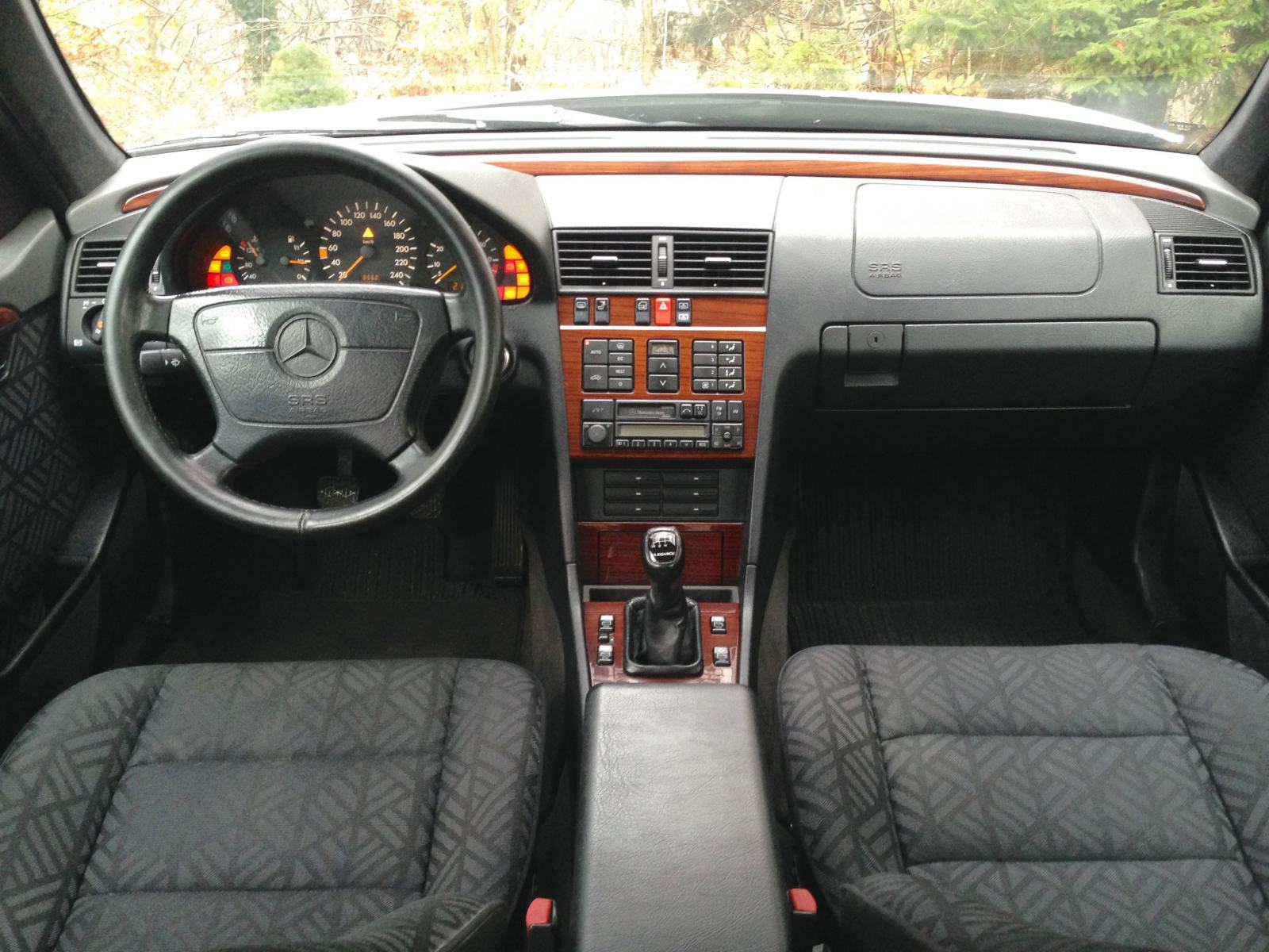 Mercedes C W202 Elegance notranjost - sedeži, tapete...