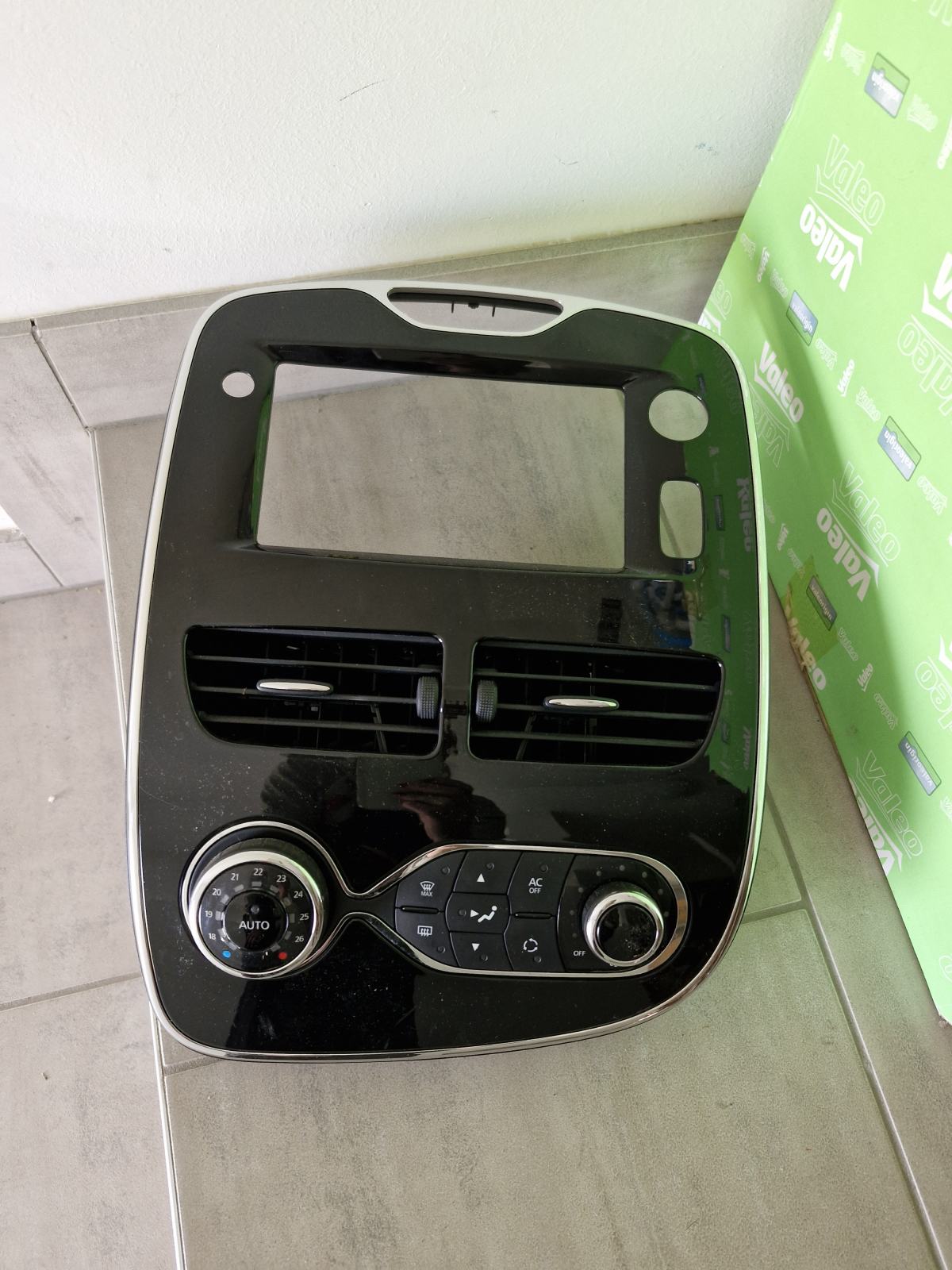 Renault Clio 4 Klima komande Ohišje navigacije