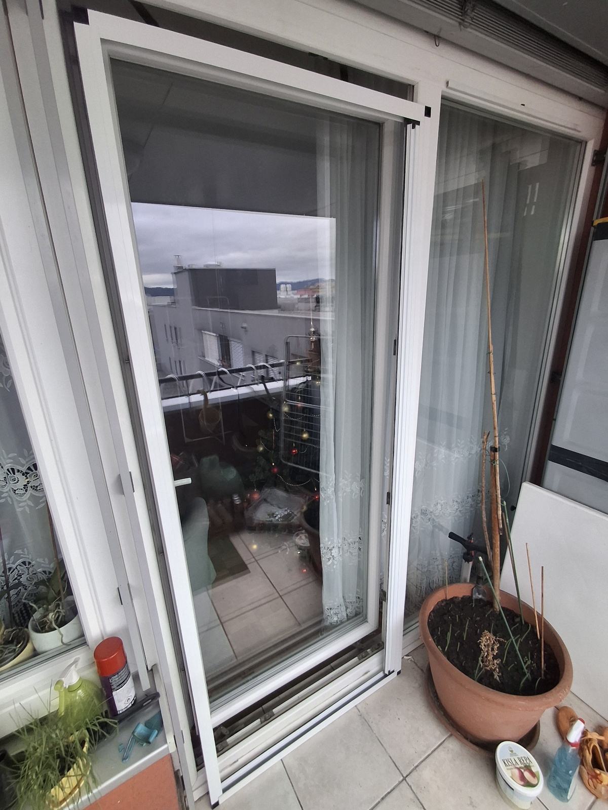 rolo komarnik za balkonska vrata