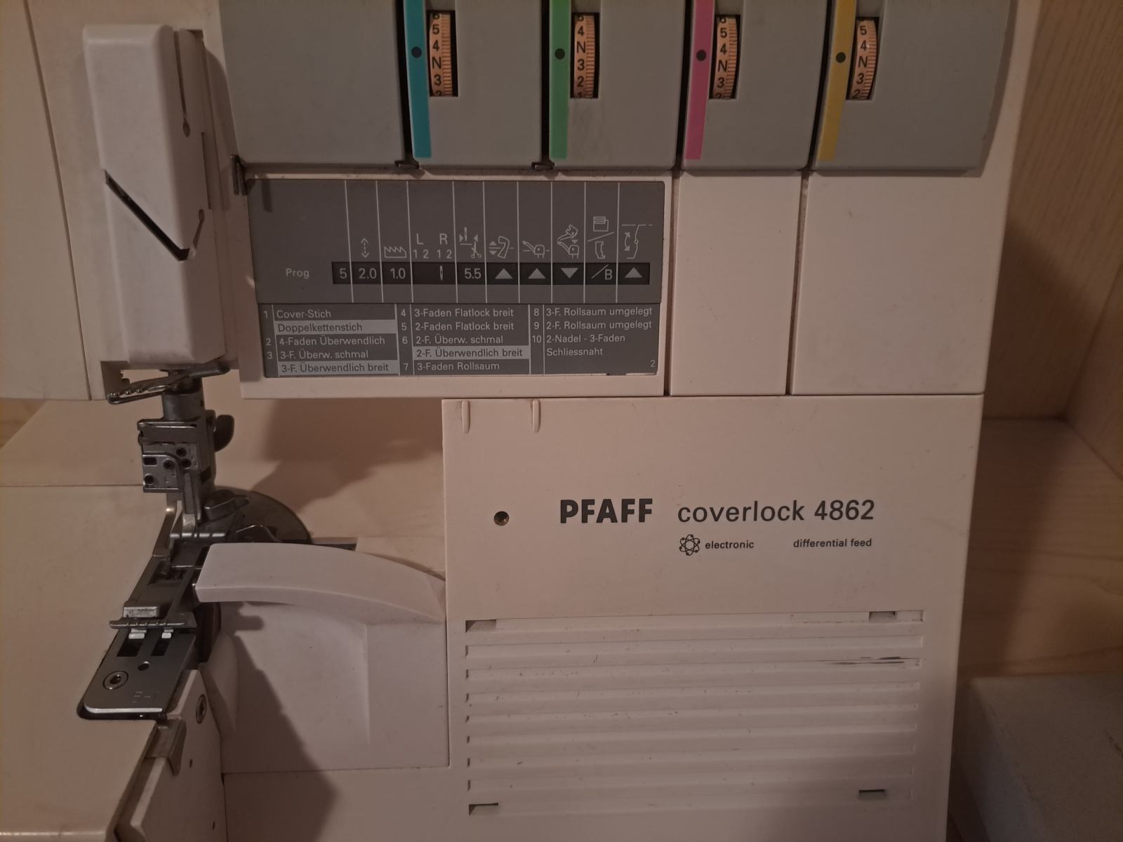 PFAFF coverlock 4862