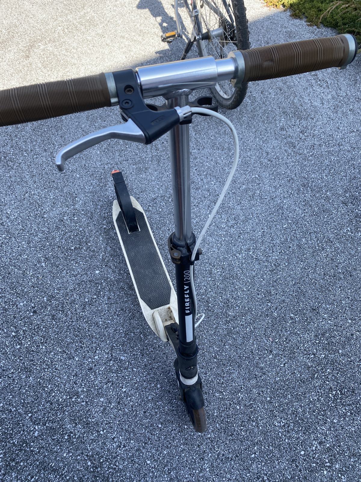 Zložljiv aluminijasti skiro Firefly 200