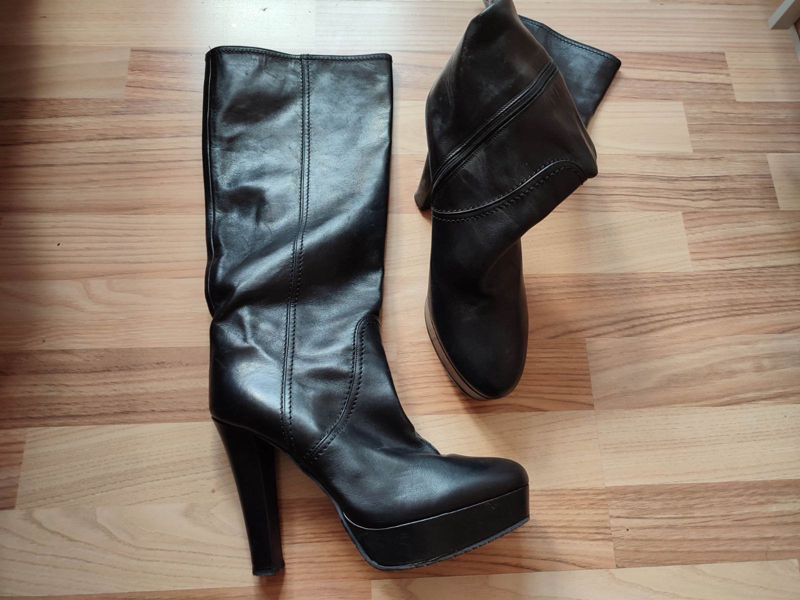 Visoki čevlji st.41