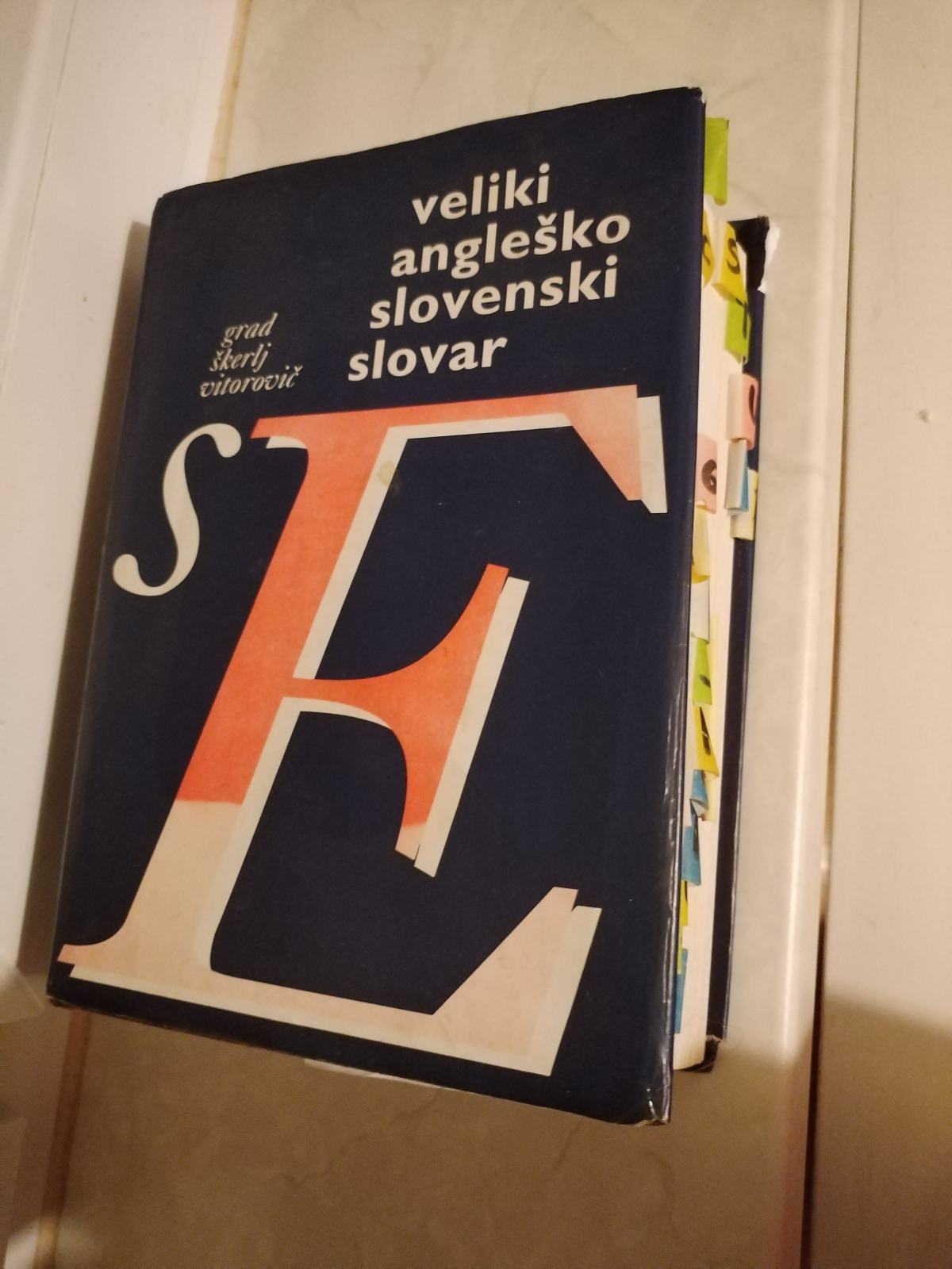 VELIKI ANGLEŠKO SLOVENSKI SLOVAR