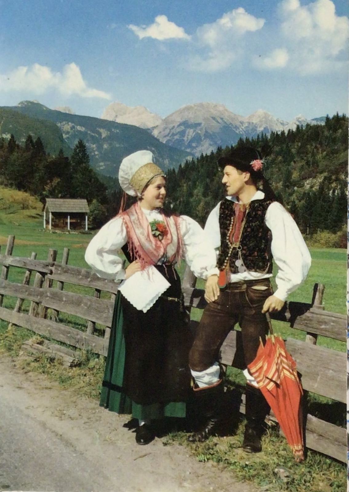 Gorenjska narodna noša poslana 1971 odlično ohranjena