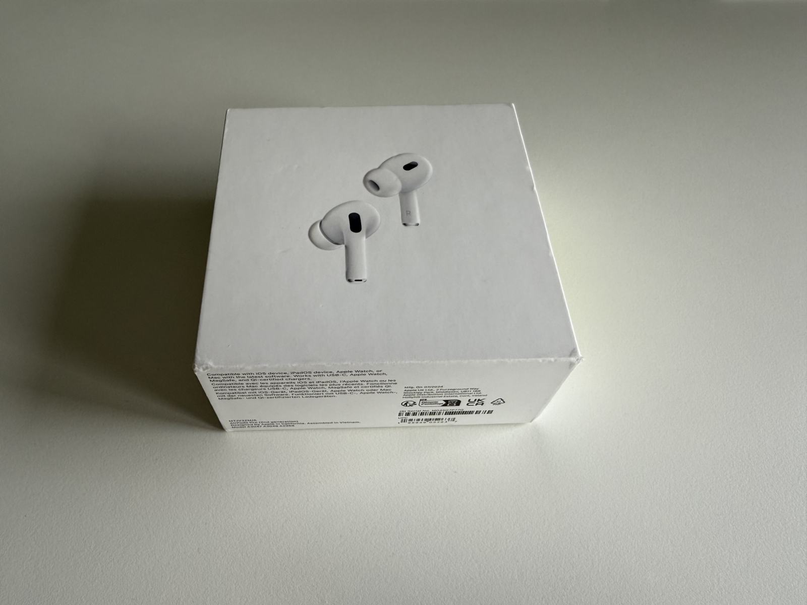 Nove Apple AirPods Pro 2 (USB-C) slušalke