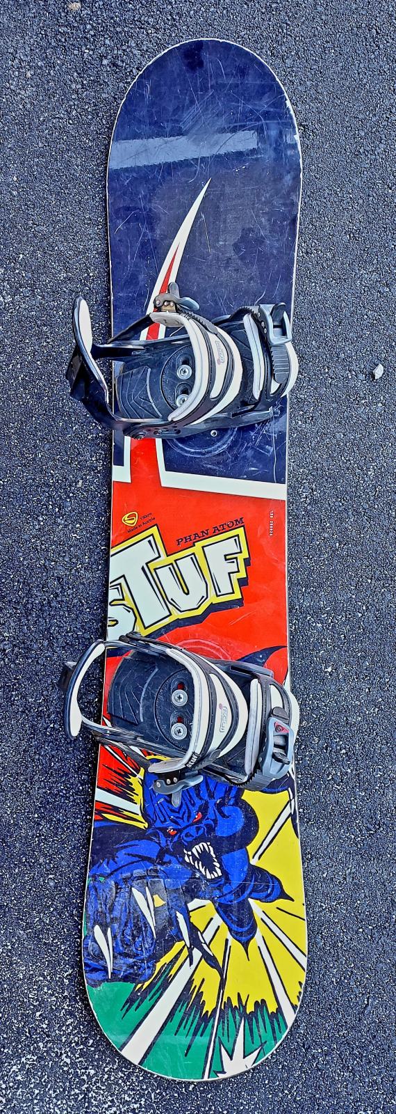 Snowboard 130 cm z vezmi