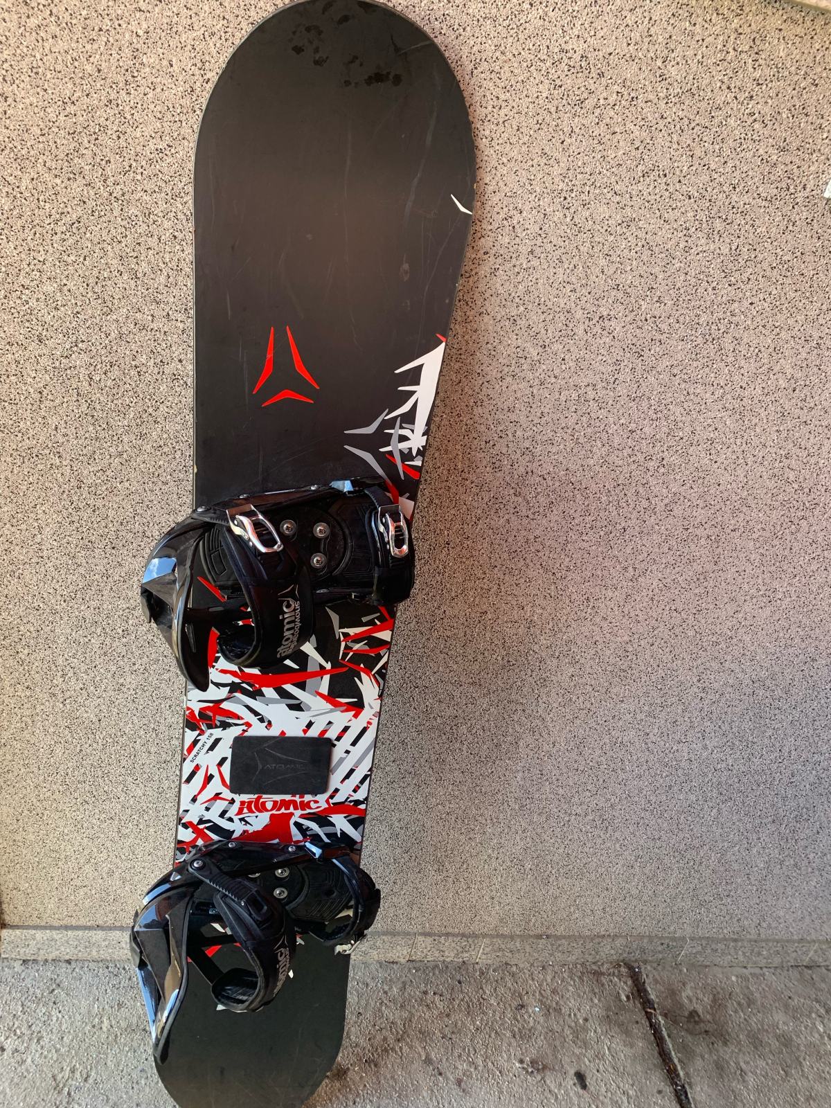Snowboard Atomic z vezmi 158