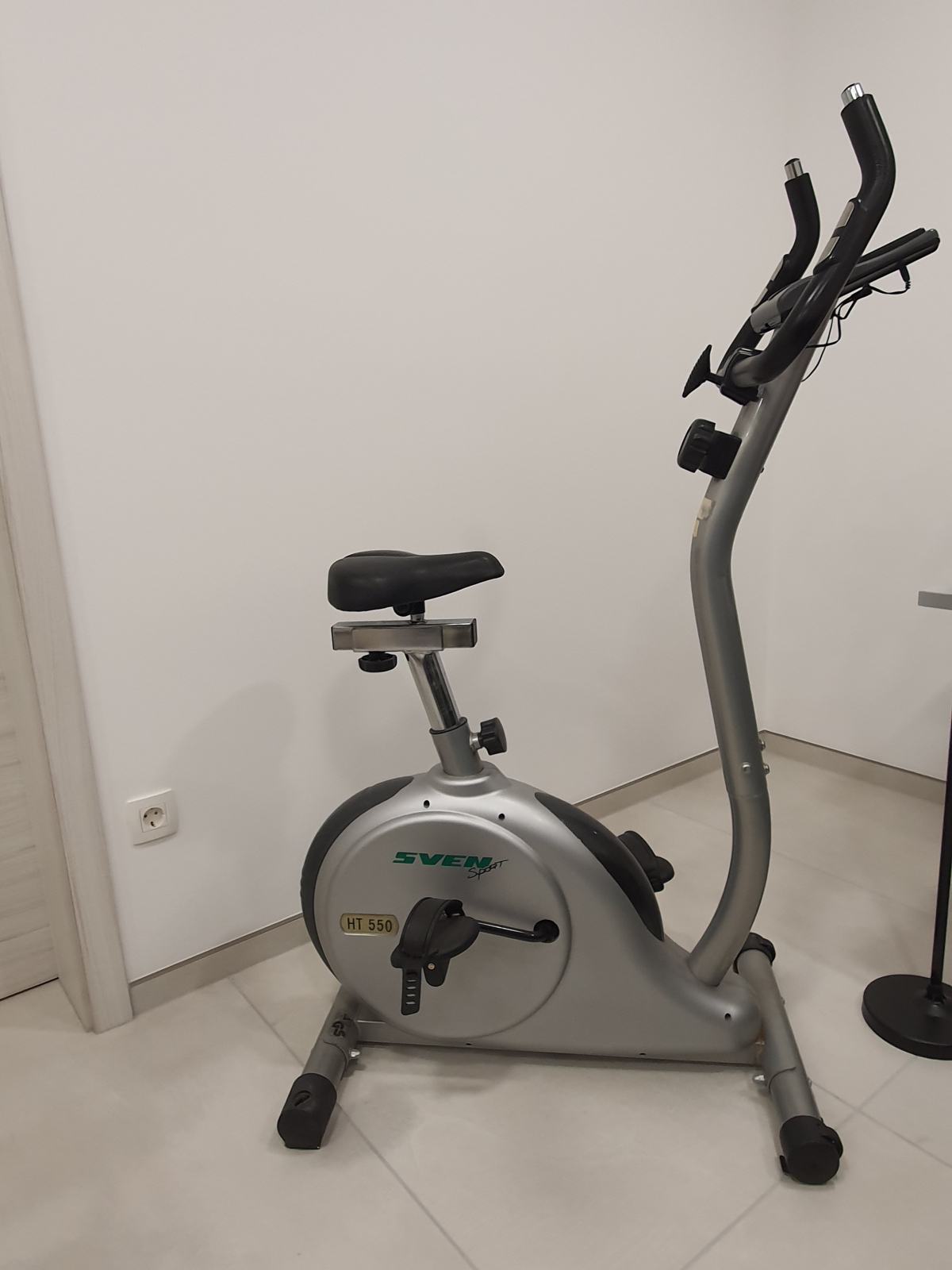 Sobno kolo SVEN SPORT HT550