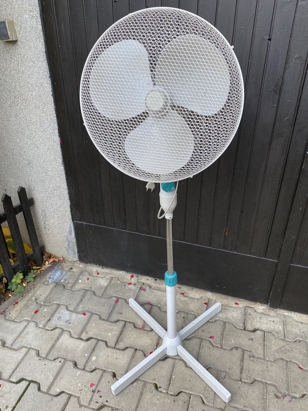 Velik ventilator AIRMATE do 150cm višine - 60W