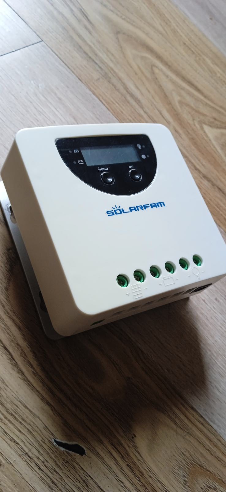 SOLARNI REGULATOR 12/24 VOLTOV - 20A