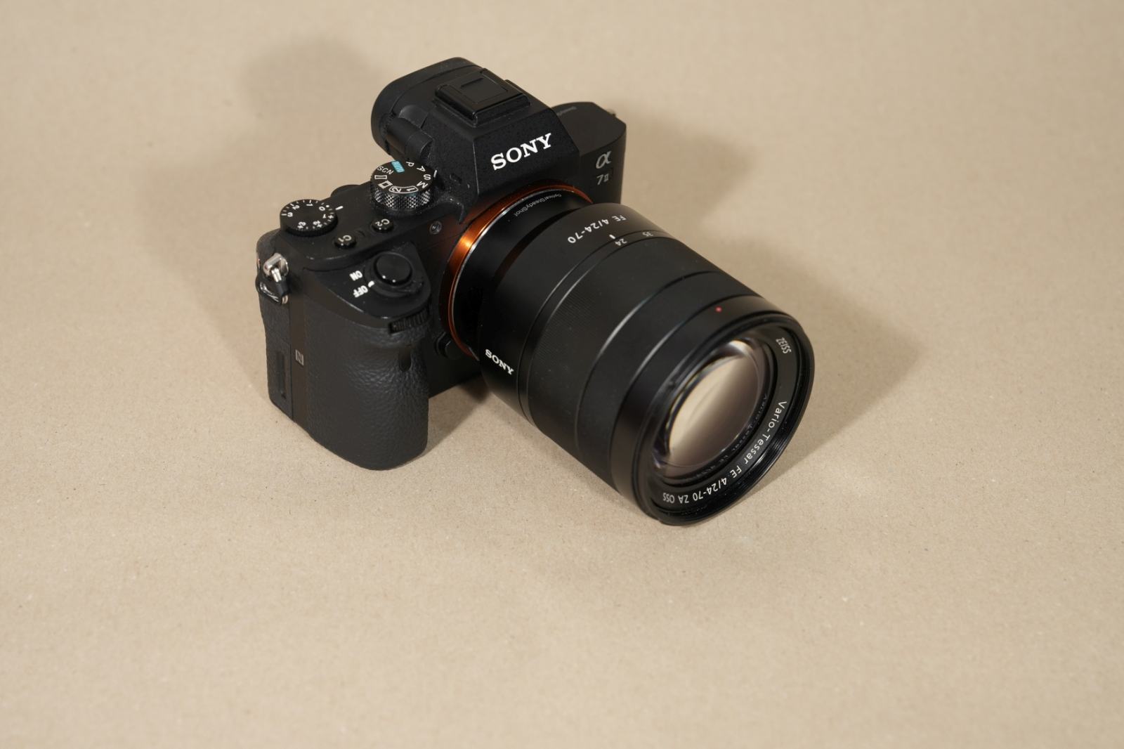 sony a7II + ZEISS 24-70 F4 + battery grip