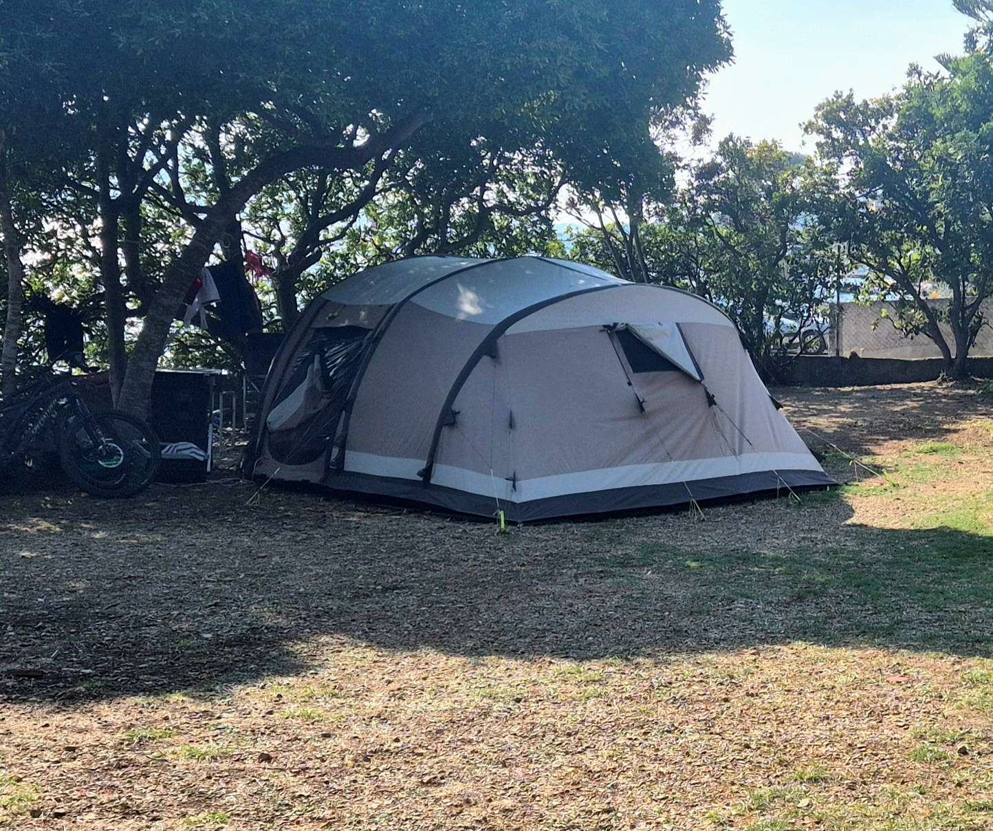 Šotor OUTWEEL za 4 osebe