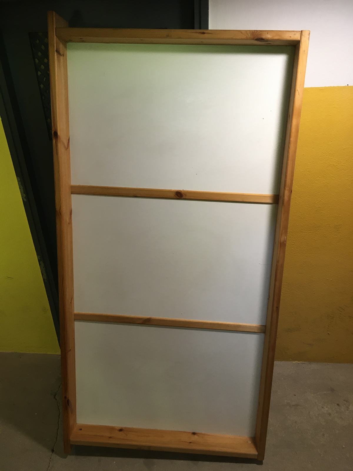 Predal za pod posteljo