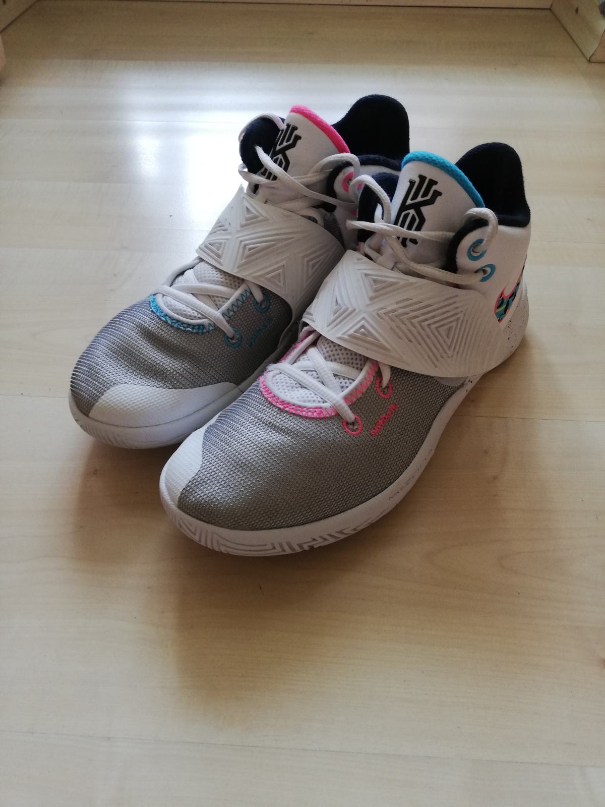 čevlji Nike Kyrie Flytrap 3