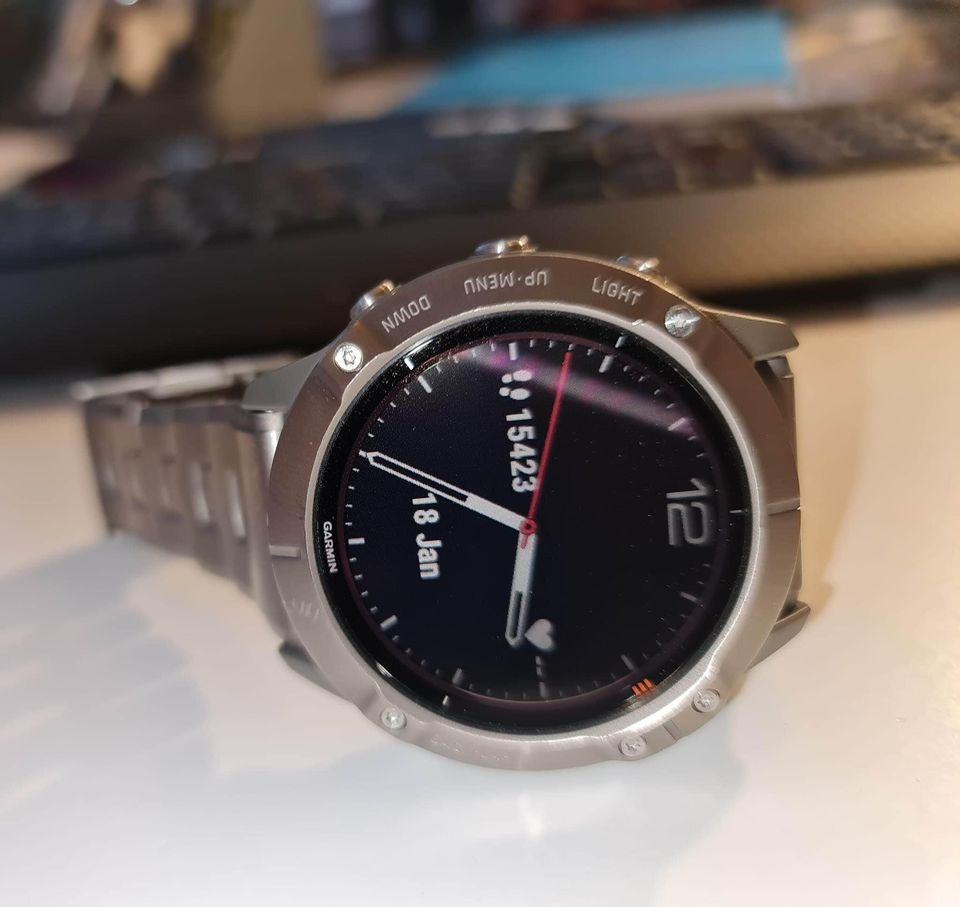 fenix® 6X - Pro Solar Edition z zračnim paščkom iz titana