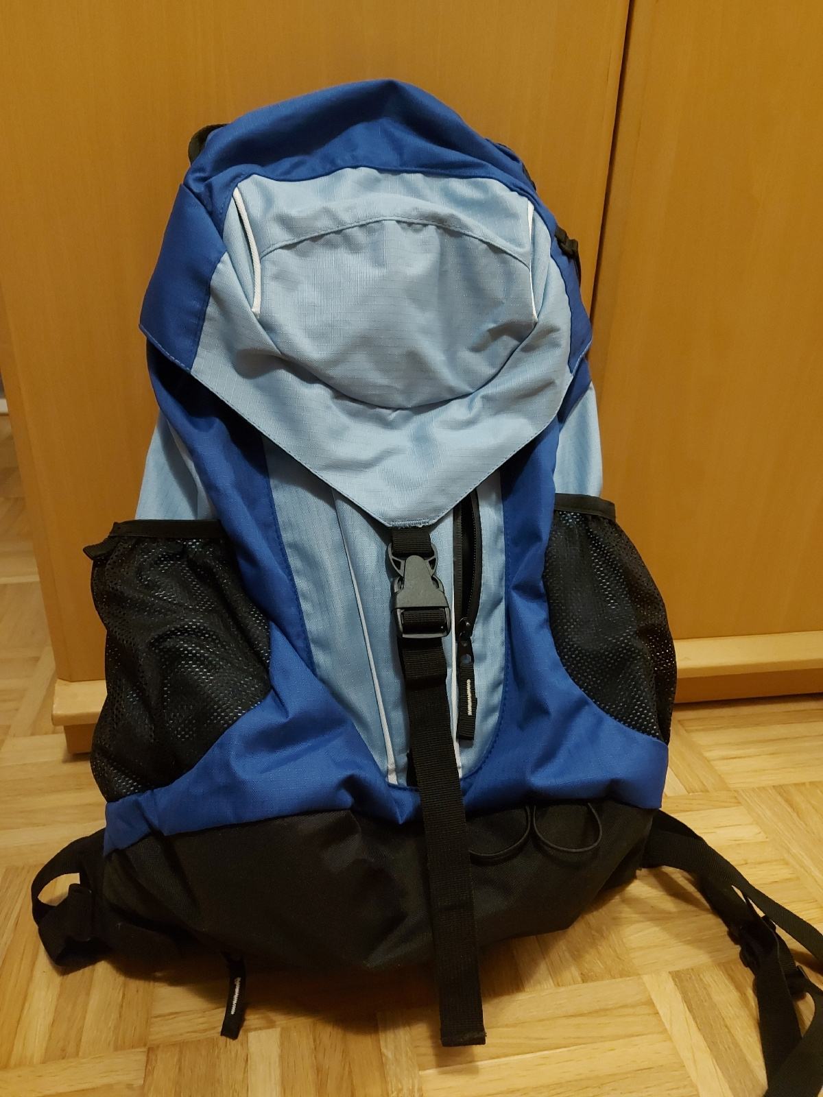 Pohodni nahrbtnik, ruzak, neuporabljen