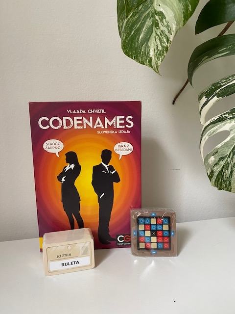 Codenames družabna igra – slovenska verzija