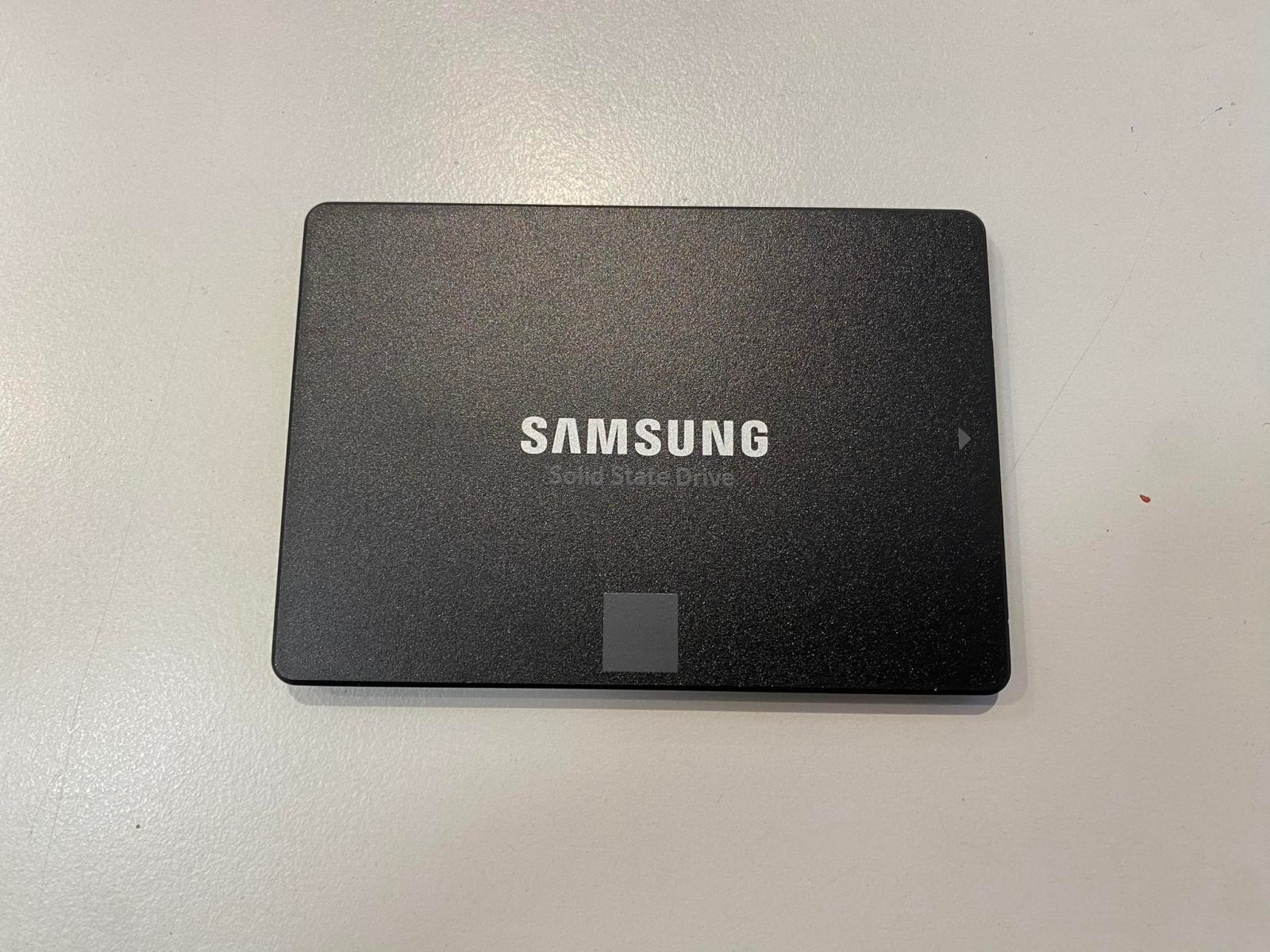 SSD disk Samsung Evo 860 2TB 2,5 Rabljen
