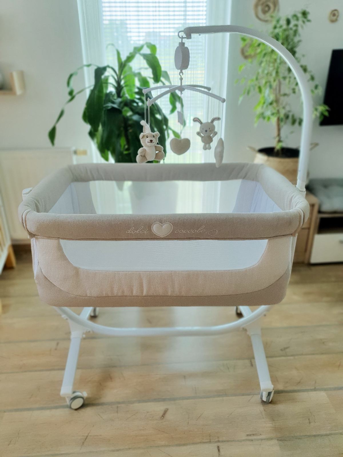 Obposteljna posteljica za dojenčka