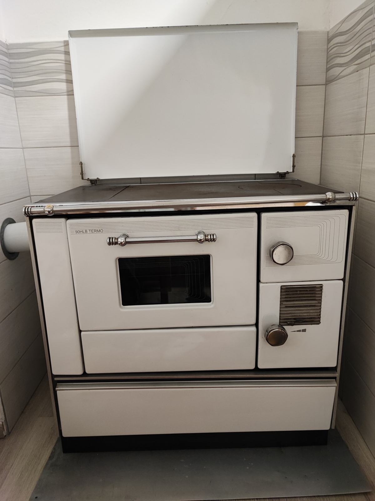 Stedilnik na drva alfa plam 90HLB TERMO