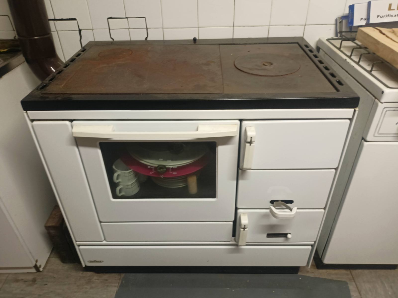 Štedilnik na trda goriva KVS Moravia 9100