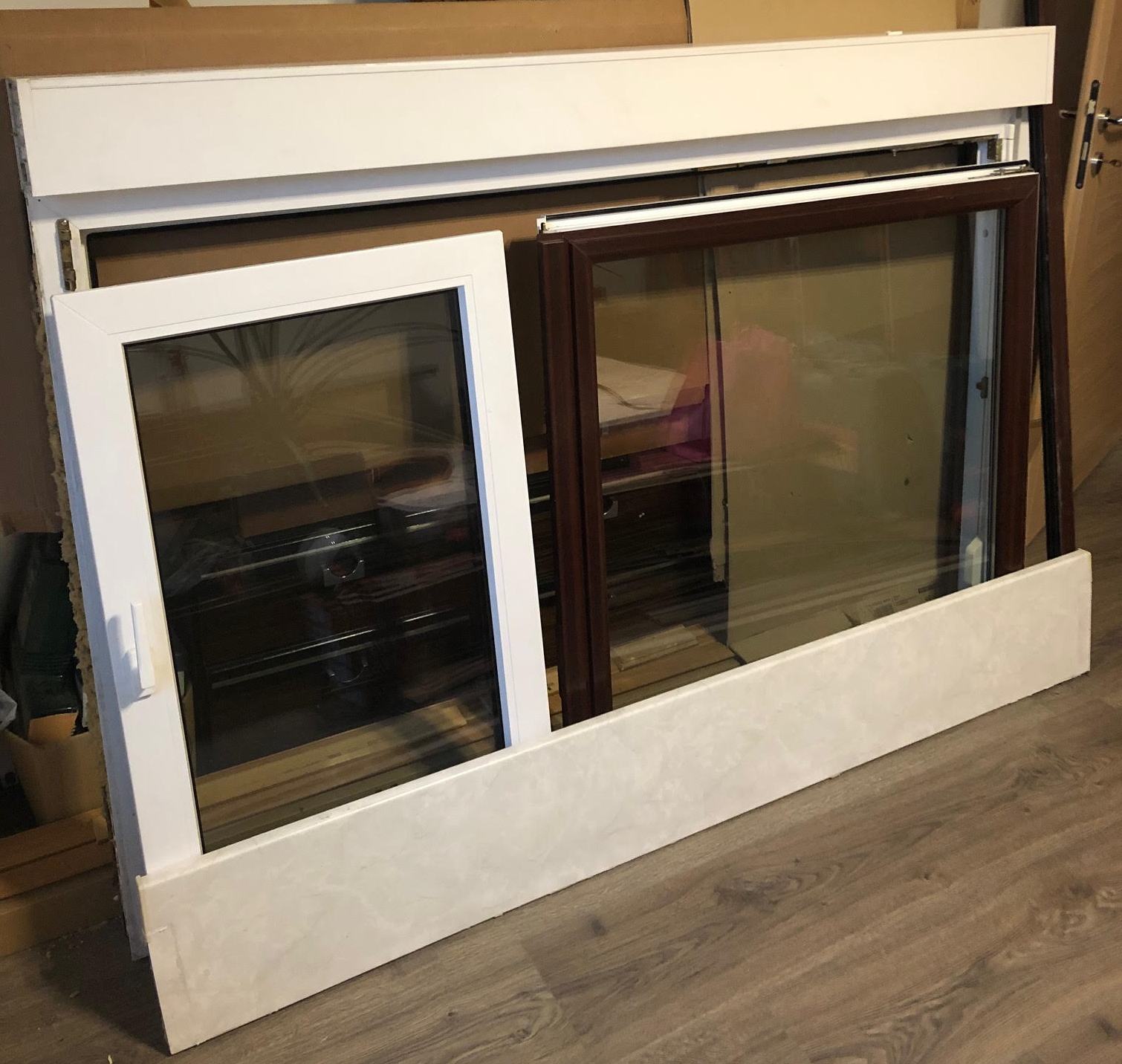 PVC okno 178x128 z roleto in polico