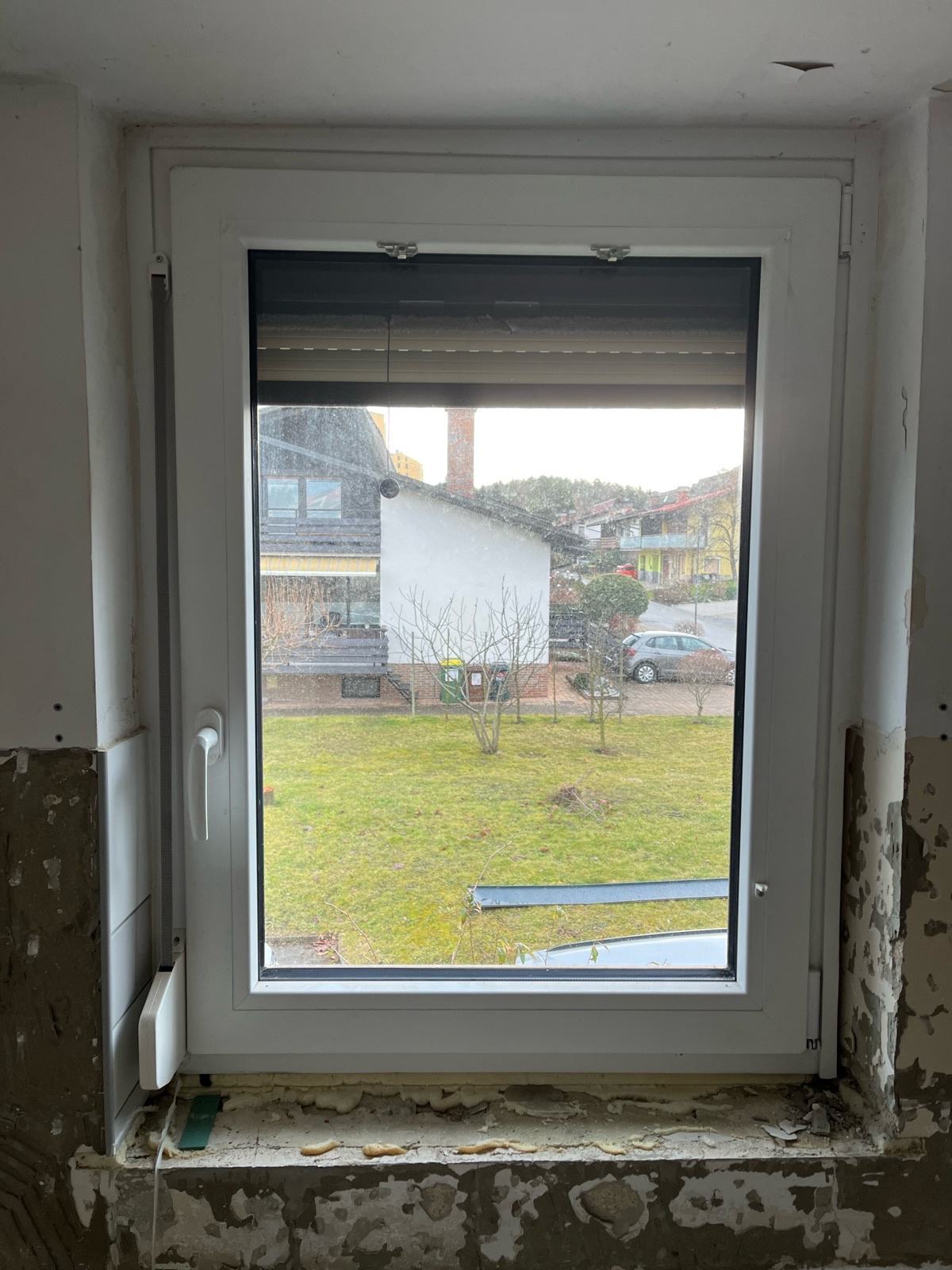 PVC okno MIK, komarnik, roleta ,85x113